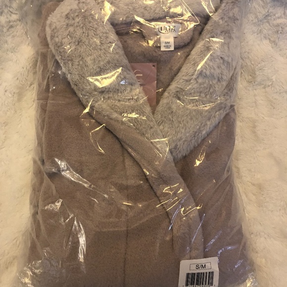 Intimates & Sleepwear | Ulta Plush Robe Sm | Poshmark